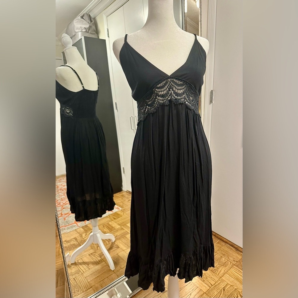 Raviya black dress w/ crochet waist band, Medium, Falls below knee (@5 ...