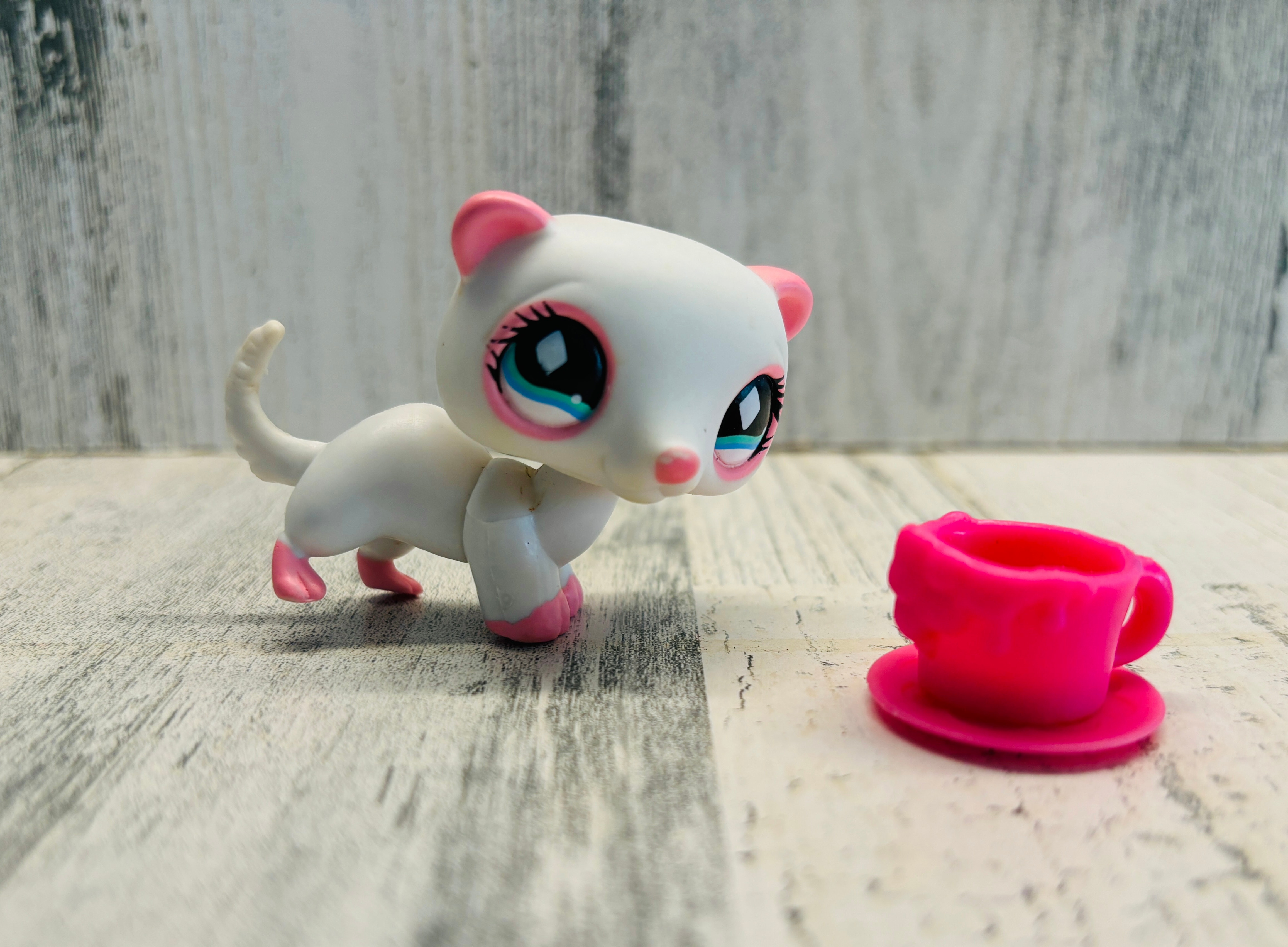 Littlest Pet Shop LPS Vintage White Ferret Meerkat Aqua Eyes | eBay