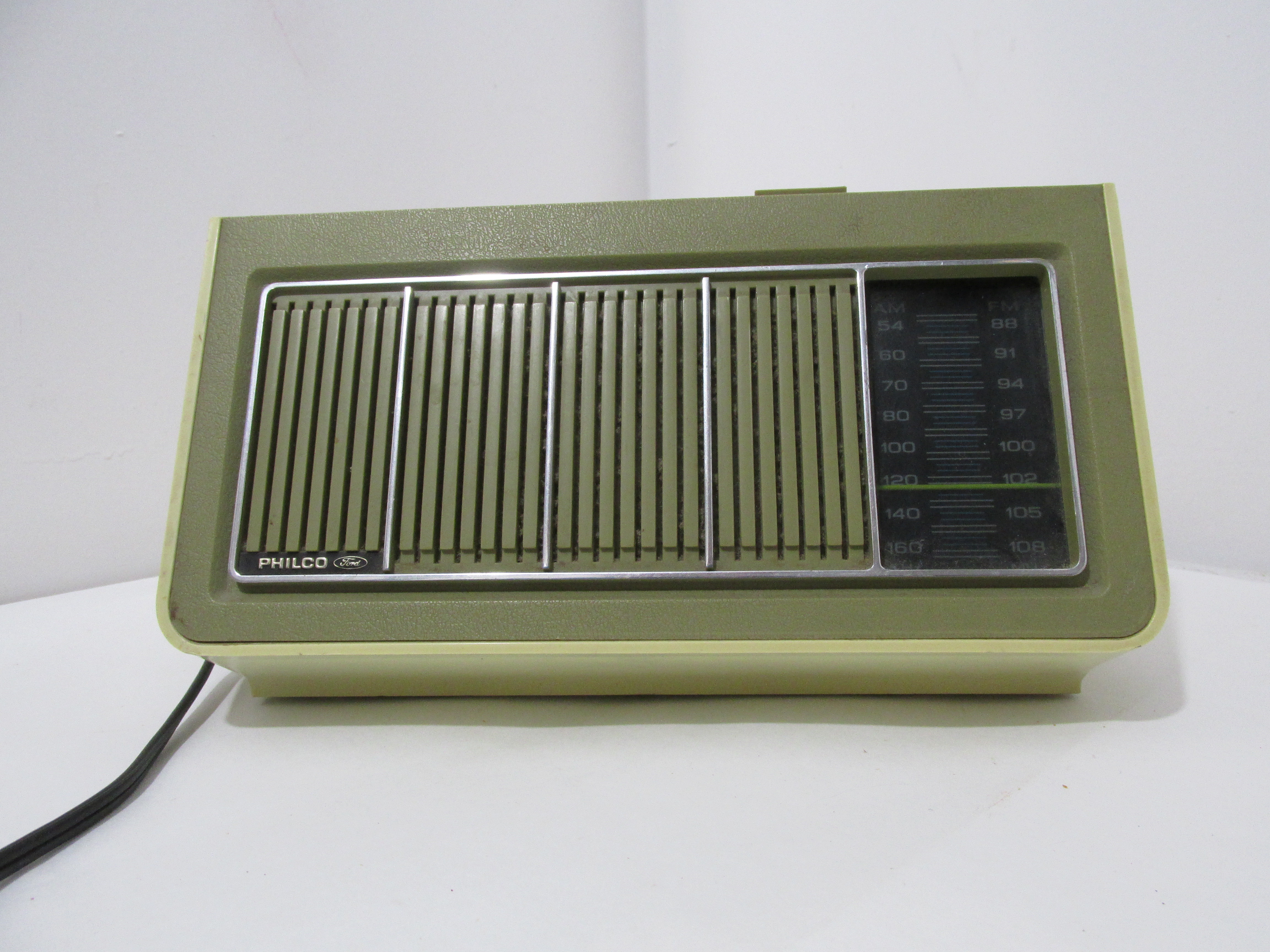 PHILCO FORD MODEL R0147 AM FM Radio know as The Wedge £13.29 - PicClick UK